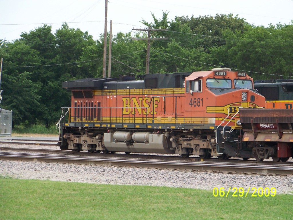 BNSF C44-9W 4681